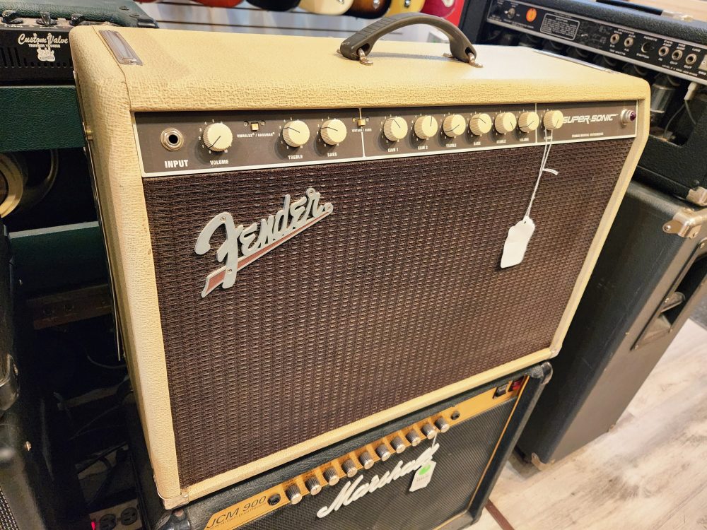 Fender Super-Sonic 112 - Spaceman Music